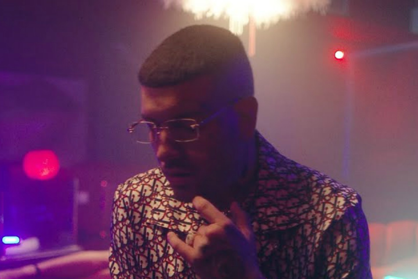 Snik | Το ultra sexy video clip του “Online” μόλις κυκλοφόρησε ...